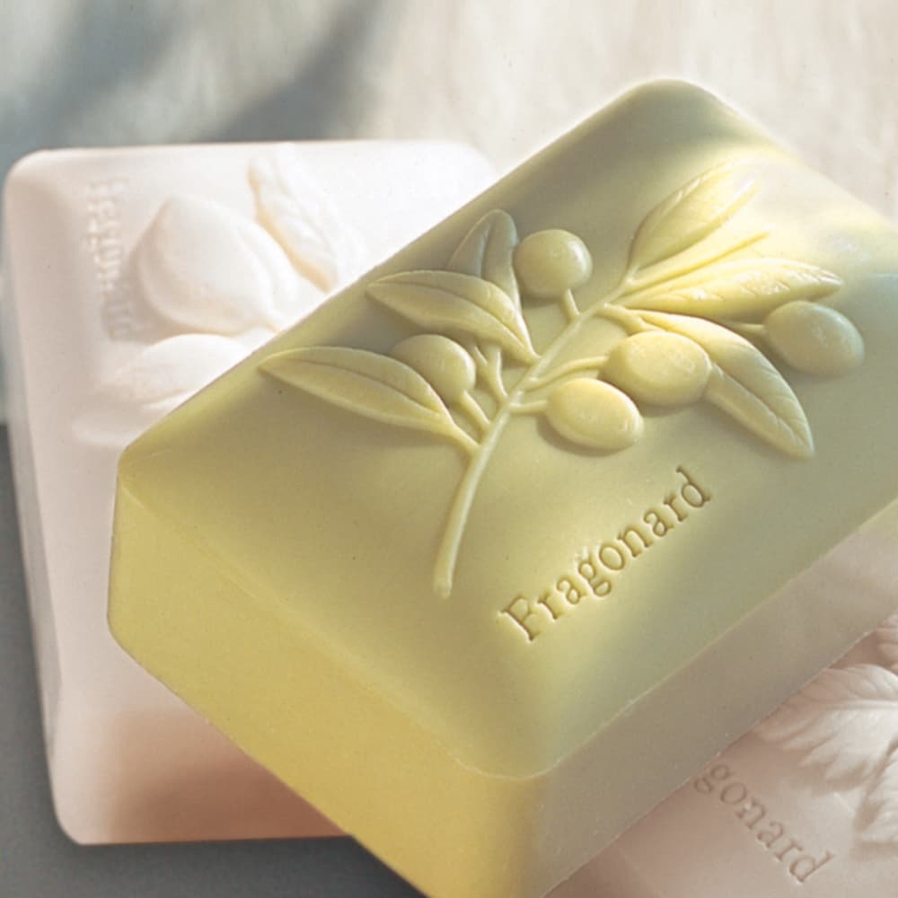 Die Online-Boutique von Fragonard bietet eine Reihe passender Produkte ...